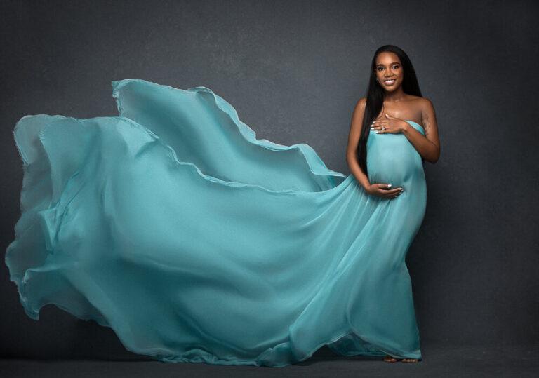 12 Creative Mommy and Me Photoshoot Ideas