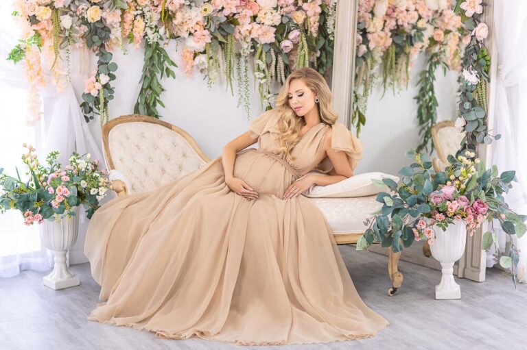 34 Creative Maternity Photo Shoot Ideas